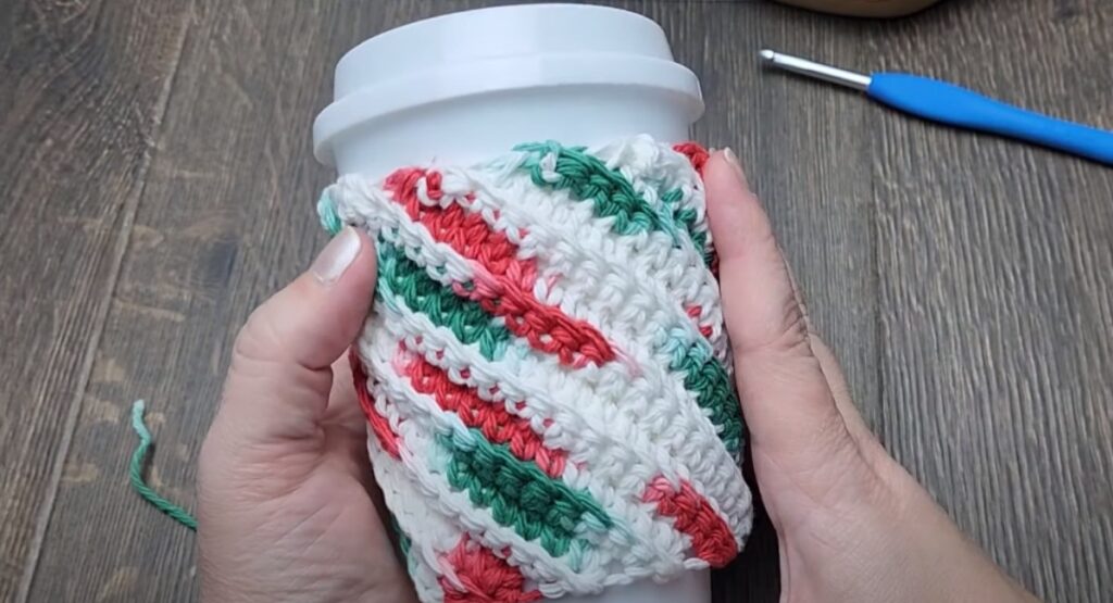 15 Crochet Pillow Patterns To Snuggle And Cuddle - Red Agape Blog