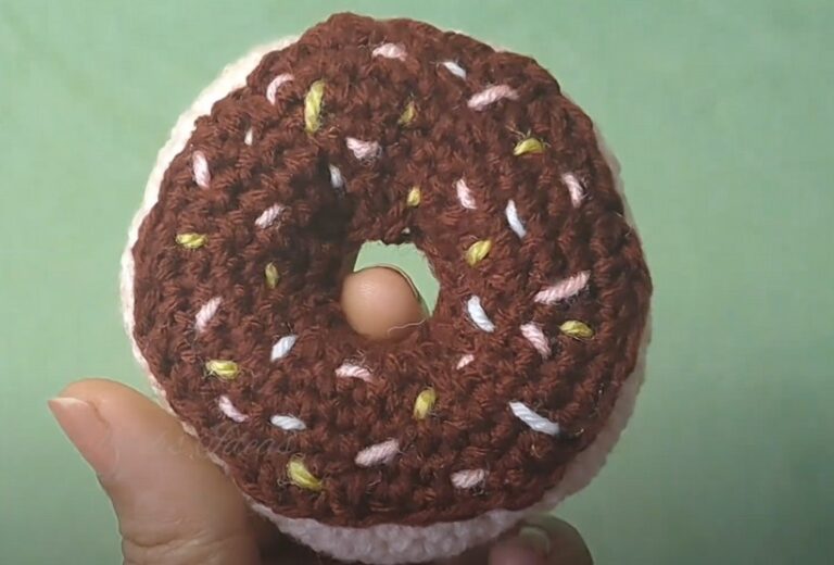 15 Crochet Donut Patterns And Video Tutorials (All Free!) - Red Agape Blog