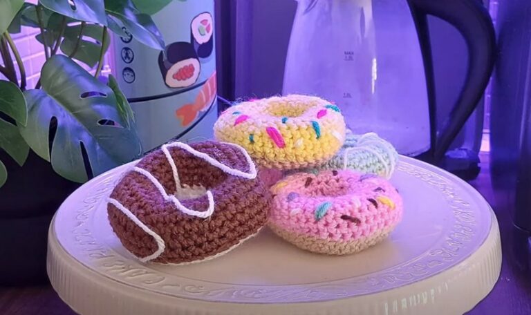 15 Crochet Donut Patterns And Video Tutorials (All Free!) - Red Agape Blog