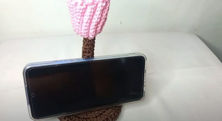 10 Crochet Phone Stand Patterns For Personal Use - Red Agape Blog