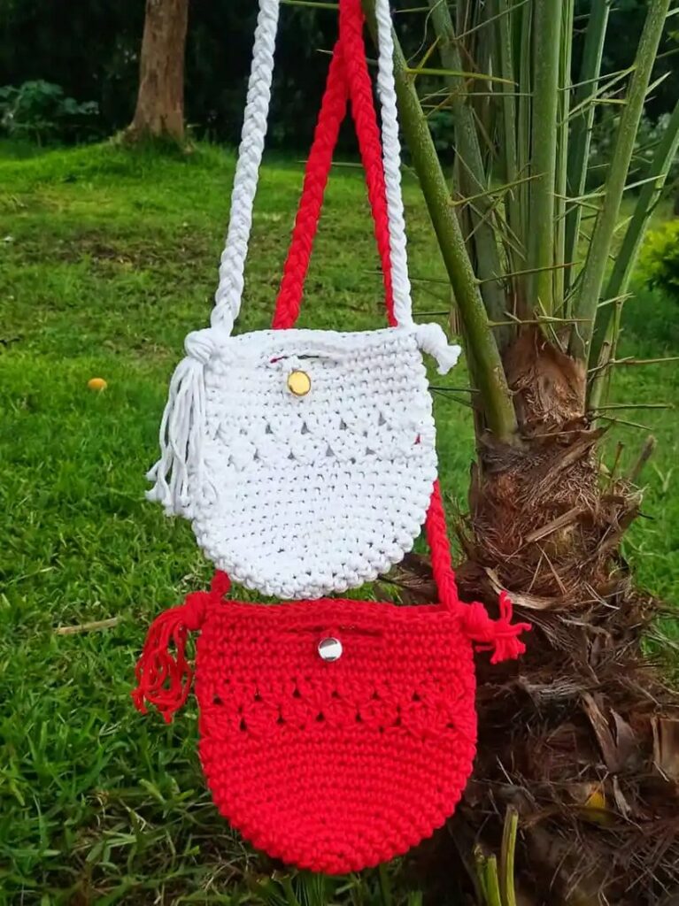 14 Free Crochet Cross Body Bag Patterns For Comfy Storage!