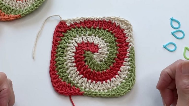How To Crochet Spirals in 1 to 4 Colors (Tutorial) - Red Agape Blog