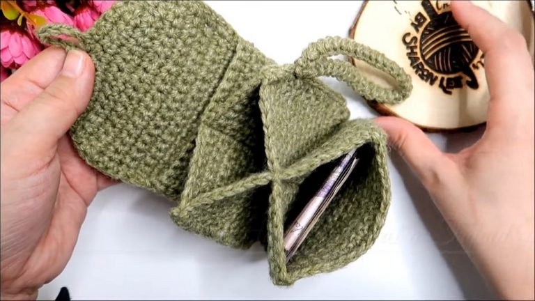 How to Crochet a Trifold Wallet for Beginners - Red Agape Blog